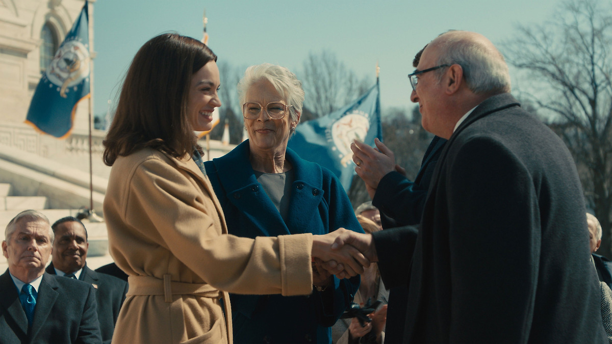 Ella McCay’ review by Cole Duffy • Letterboxd