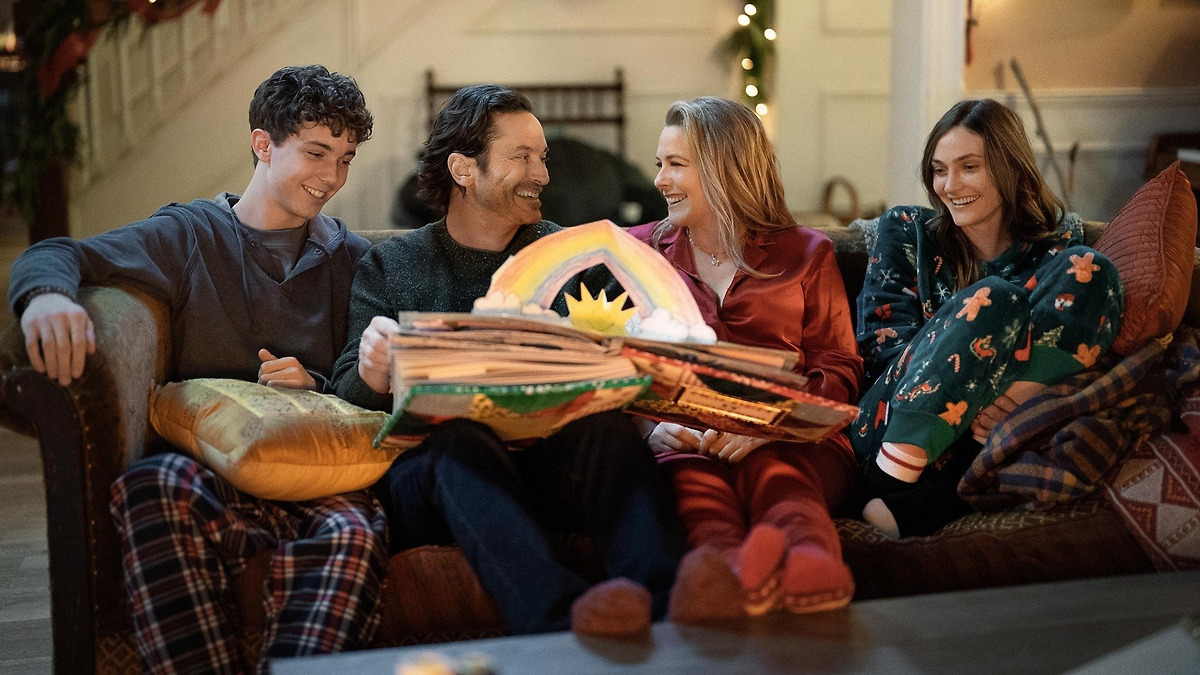 A Merry Little Ex-Mas’ review by maria • Letterboxd