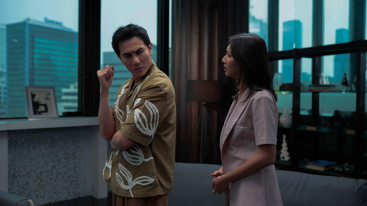 Lost in the Spotlight’ review by sanctueries • Letterboxd