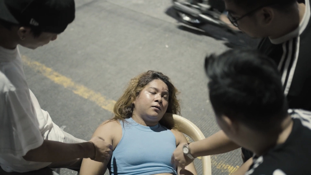 ‎NOMO KWEEN: The Last Woman Standing (2025) directed by L.A. Oraza ...