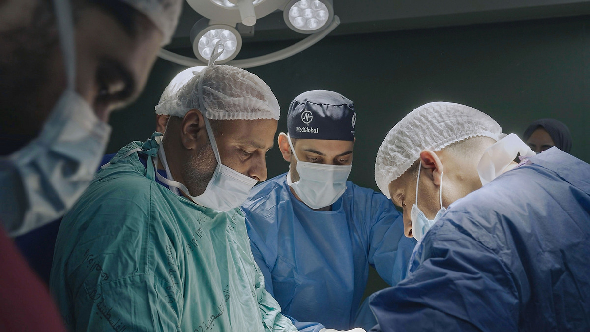 ‎American Doctor (2026) directed by Poh Si Teng • Reviews, film + cast ...