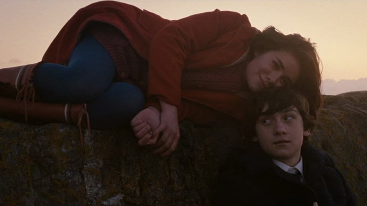 Submarine’ review by Conor Larkin • Letterboxd