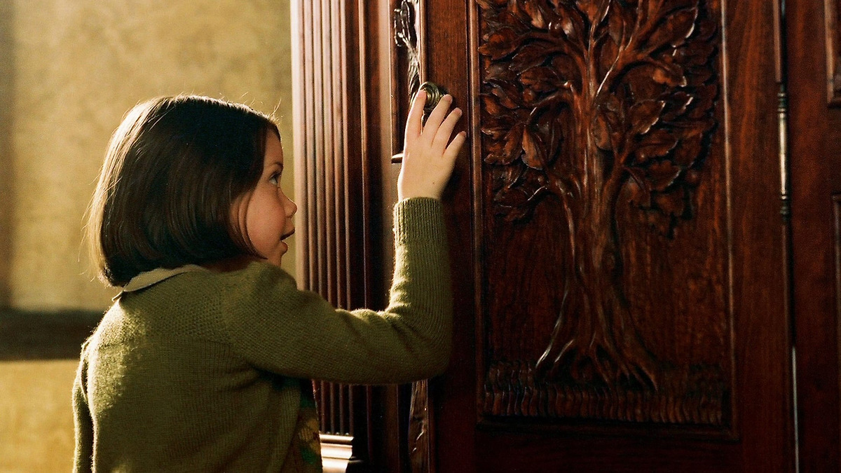The Chronicles of Narnia: The Lion, the Witch and the Wardrobe’ review ...