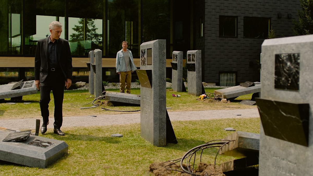 The Shrouds’ review by rohan • Letterboxd