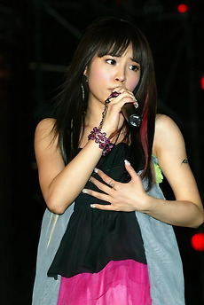 ‎就是愛Jolin慶功演唱會 (2004) directed by 李玲玲 • Film + cast • Letterboxd