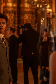 ‎Um Lobo entre os Cisnes (2024) directed by Marcos Schechtman, Helena ...