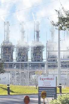 ‎Cancer Alley (2023) directed by Jack Cochran, Pam Falkenberg • Reviews ...