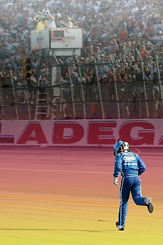 ‎TALLADEGA: Nascar's Most Feared Track (2021) directed by Aaron Lemos ...
