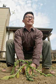 ‎Mole Men directed by Jo Gyungmin, Jo Jungmin • Film + cast • Letterboxd