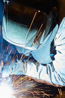 ‎Building Stuff (2024) directed by Erik Olsen, Tod Mesirow et al • Film ...