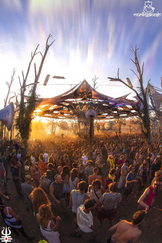 ‎LOUD: Live at Ozora Festival (2015) • Film + cast • Letterboxd
