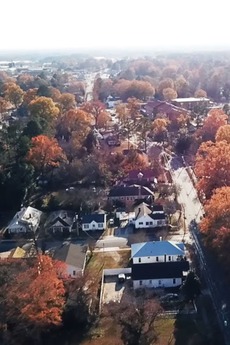 ‎Discreet Airlift (2018) directed by Johanna Hamilton • Reviews, film ...