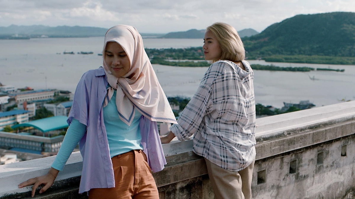 ‎Solids by the Seashore (2023) directed by Patiparn Boontarig • Reviews ...