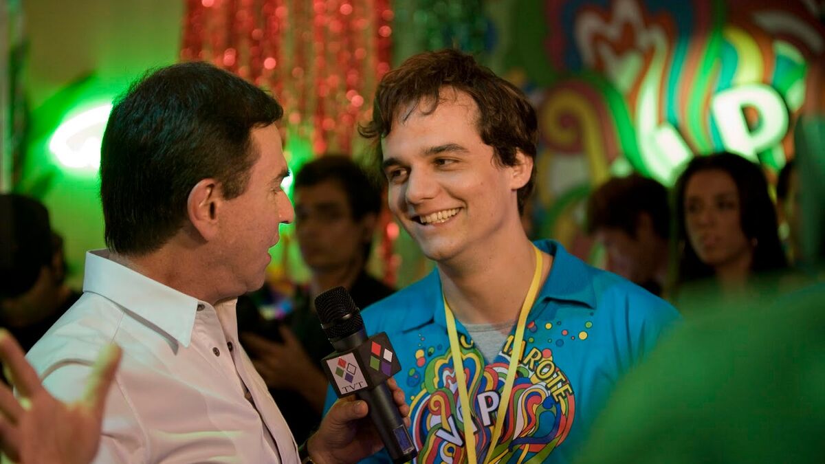 ‎VIPs (2011) directed by Toniko Melo • Reviews, film + cast • Letterboxd