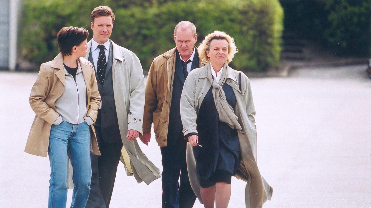 ‎Beck 15 - The Boy in the Glass Ball (2002) directed by Daniel Lind Lagerlöf • Reviews, film ...