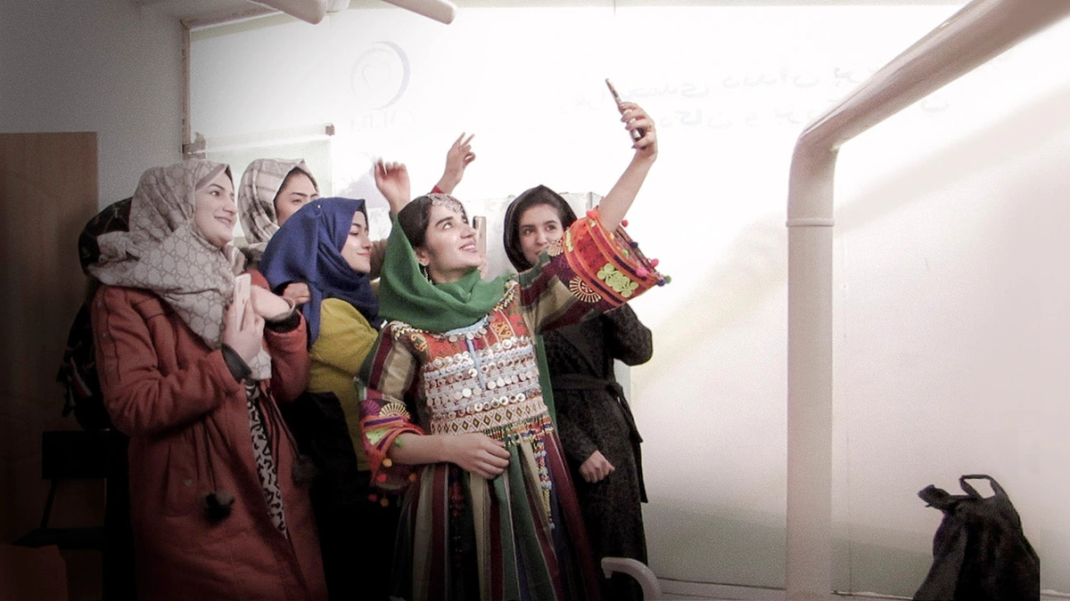 ‎Bread & Roses (2023) directed by Sahra Mani • Reviews, film + cast • Letterboxd