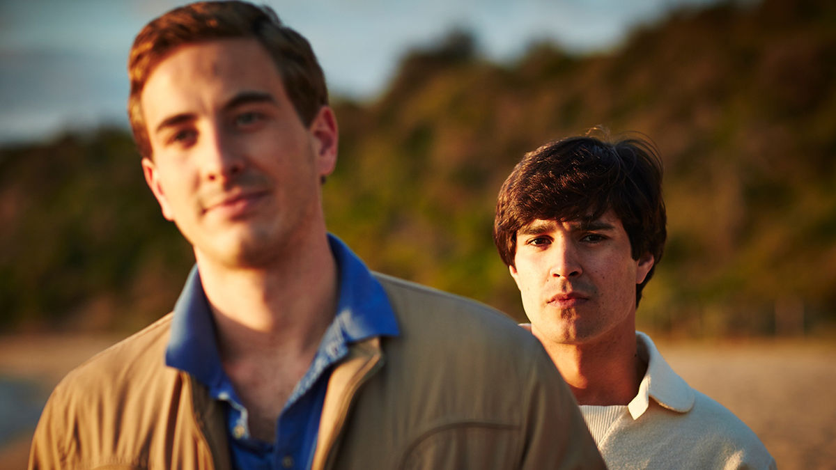‎Holding the Man (2015) directed by Neil Armfield • Reviews, film ...