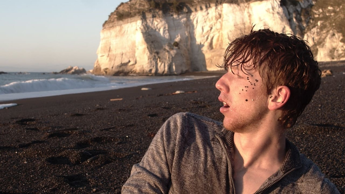 ‎Solus (2021) directed by Isaac Giles • Reviews, film + cast • Letterboxd