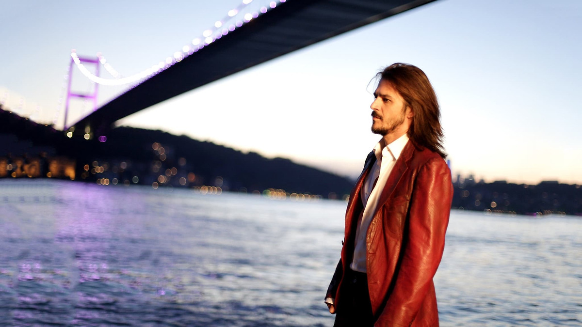 ‎Red Istanbul (2017) directed by Ferzan Özpetek • Reviews, film + cast ...