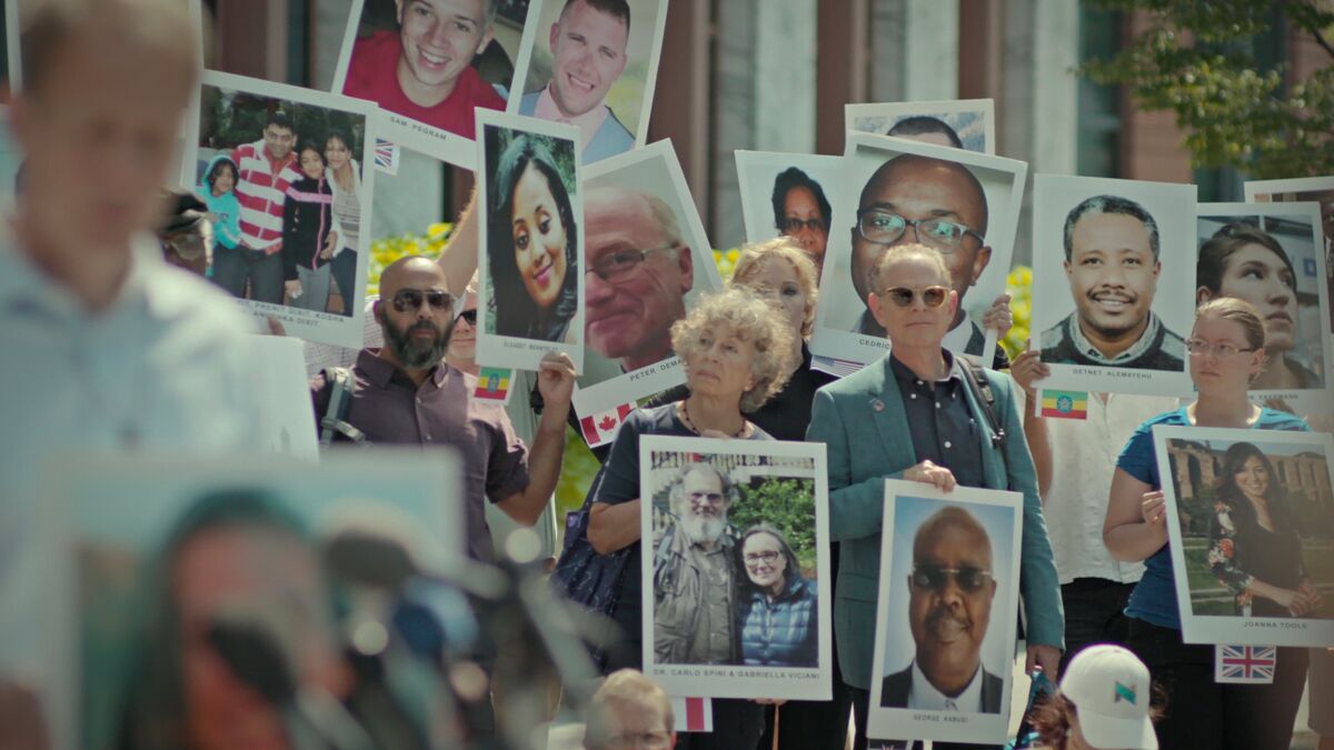 Downfall: The Case Against Boeing’ review by bel rodrigues • Letterboxd