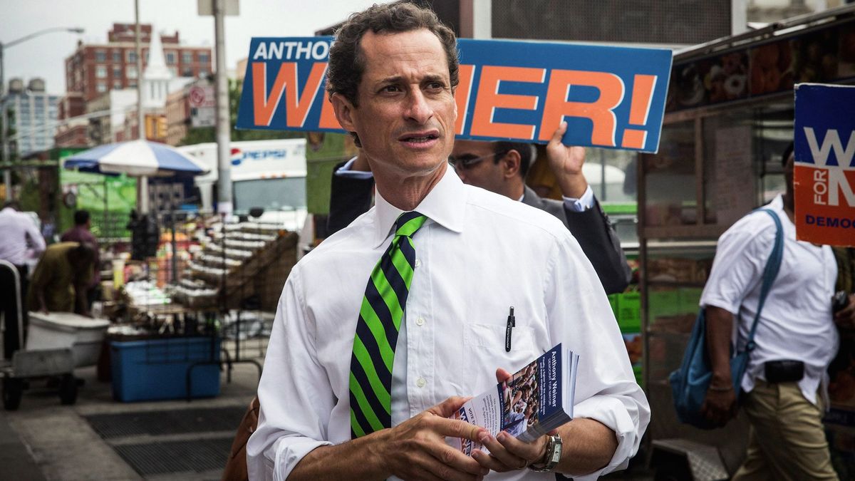 ‎Weiner (2016) directed by Josh Kriegman, Elyse Steinberg • Reviews ...
