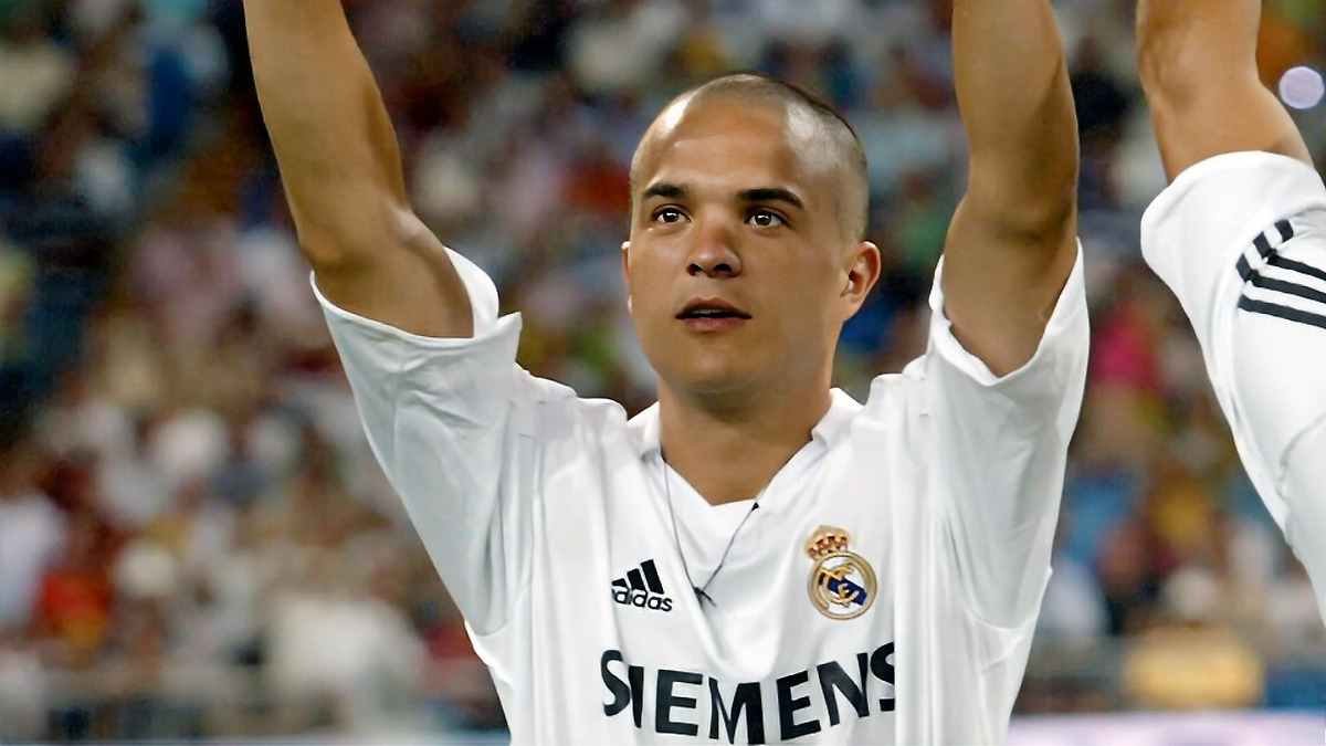 ‎Goal II: Living the Dream (2007) directed by Jaume Collet-Serra ...