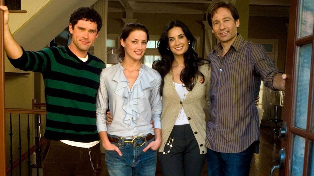 ‎The Joneses (2009) directed by Derrick Borte • Reviews, film + cast • Letterboxd