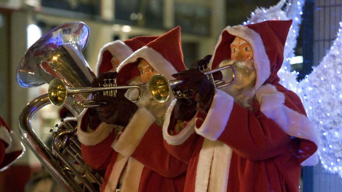 Doctor Who: The Christmas Invasion’ review by bliss bliss • Letterboxd