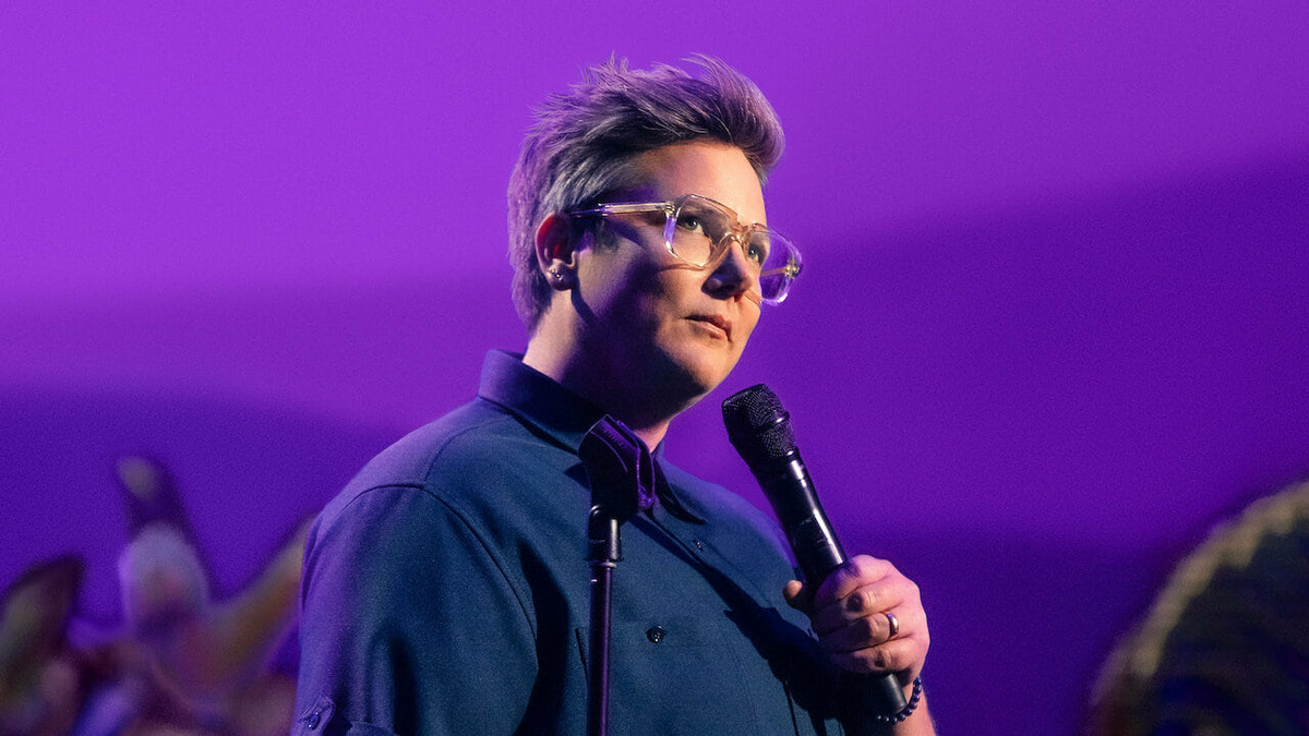 ‎Hannah Gadsby: Something Special (2023) directed by Jenney Shamash ...