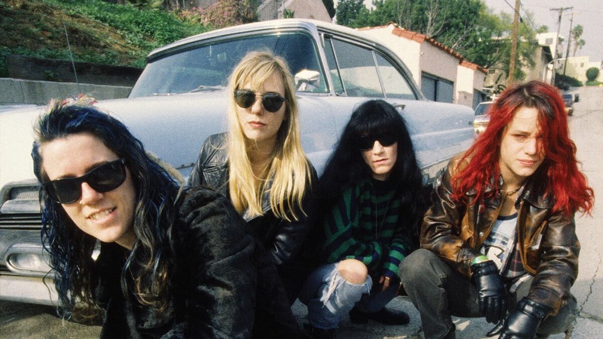 L7: Pretend We're Dead’ review by mars ★ • Letterboxd