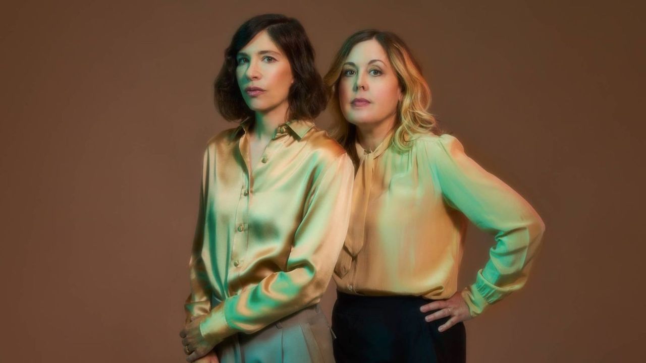 ‎Hollywood Ending: Sleater-Kinney’s Carrie Brownstein and Corin Tucker ...