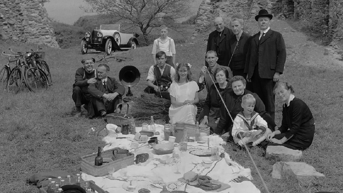 ‎Heimat (1984) directed by Edgar Reitz • Reviews, film + cast • Letterboxd