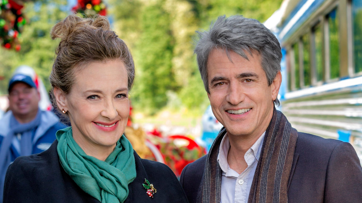 ‎The Christmas Train (2017) directed by Ron Oliver • Reviews, film ...