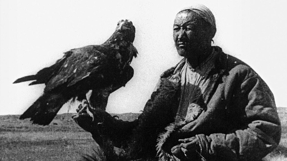 ‎A Sixth Part of the World (1926) directed by Dziga Vertov • Reviews ...