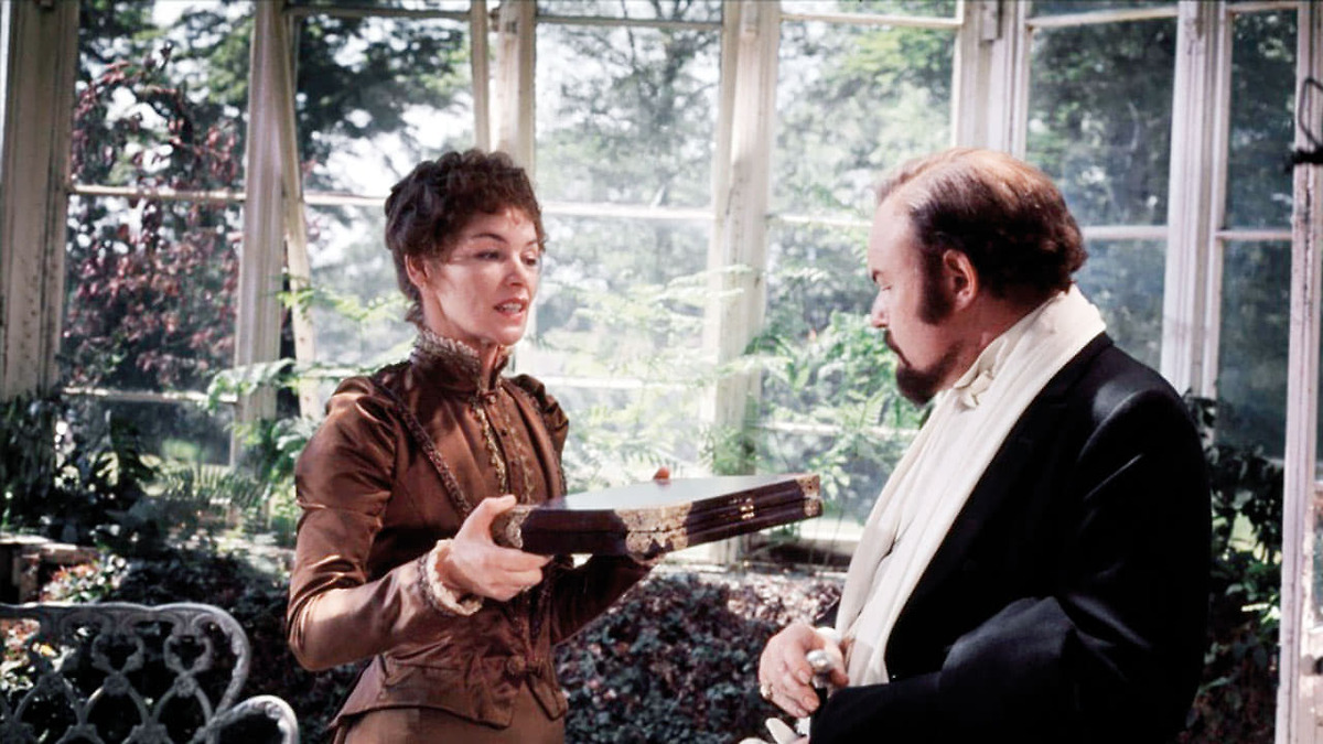 ‎Hedda (1975) directed by Trevor Nunn • Reviews, film + cast • Letterboxd