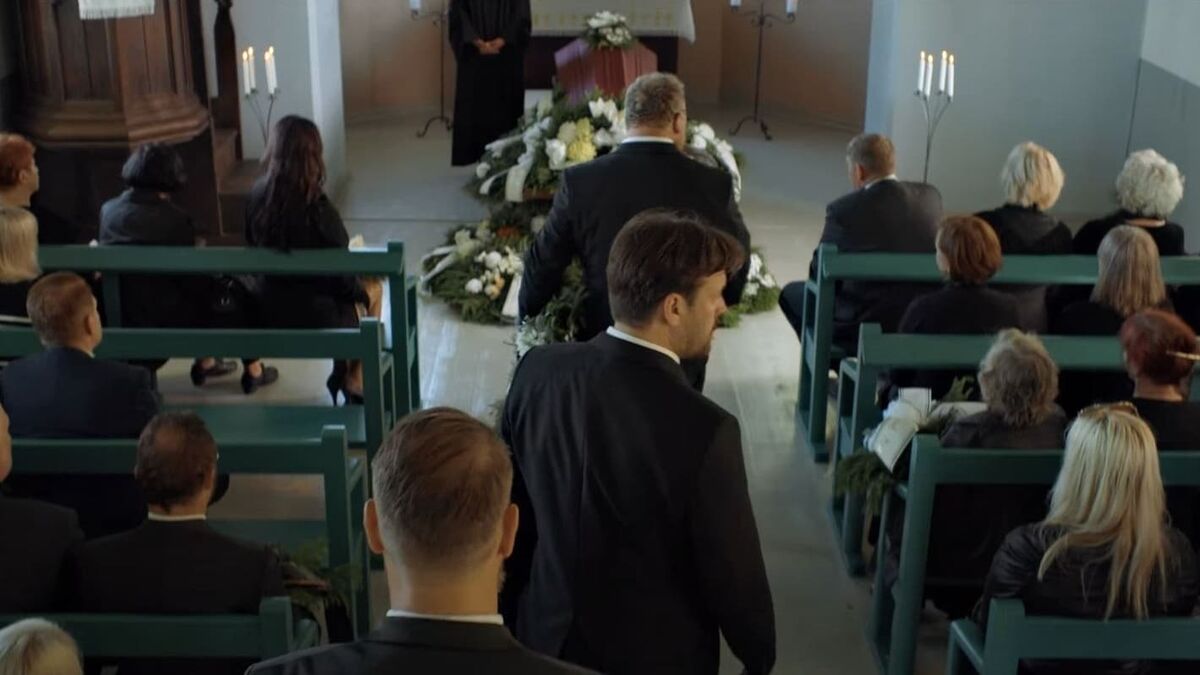 ‎Class Reunion 2: A Wedding and a Funeral (2018) directed by René ...