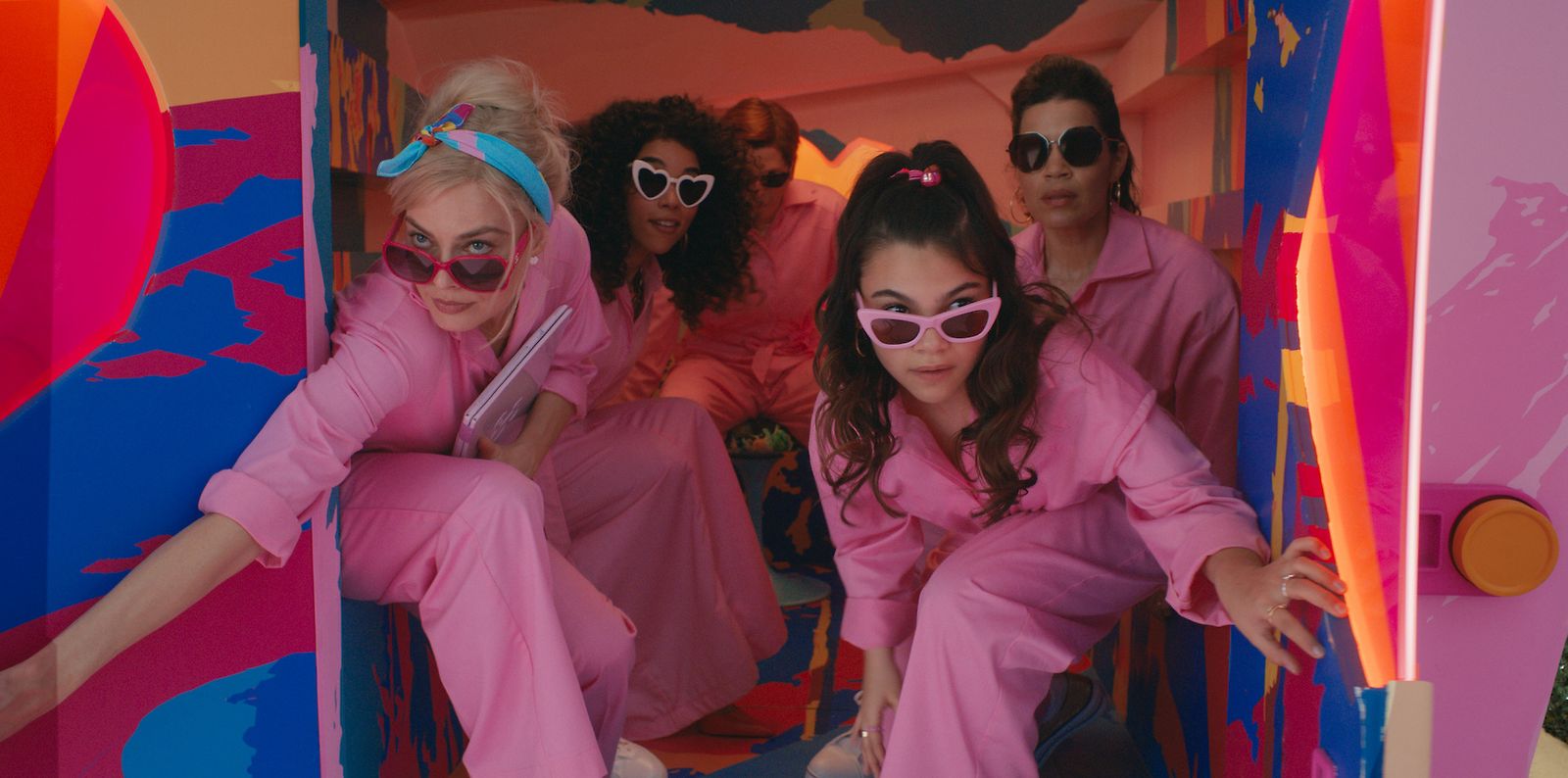‎Pretty in Pink: Barbie fans detail the important tropes, villains and ...