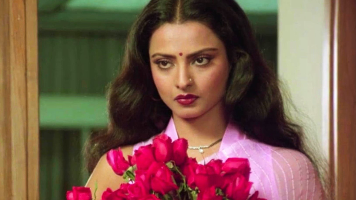 ‎Silsila (1981) directed by Yash Chopra • Reviews, film + cast • Letterboxd