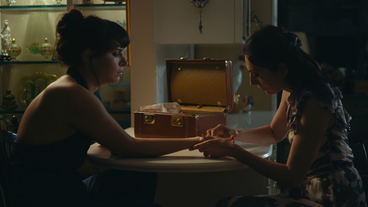 ‎Appropriate Behavior (2014) directed by Desiree Akhavan • Reviews, film + cast • Letterboxd