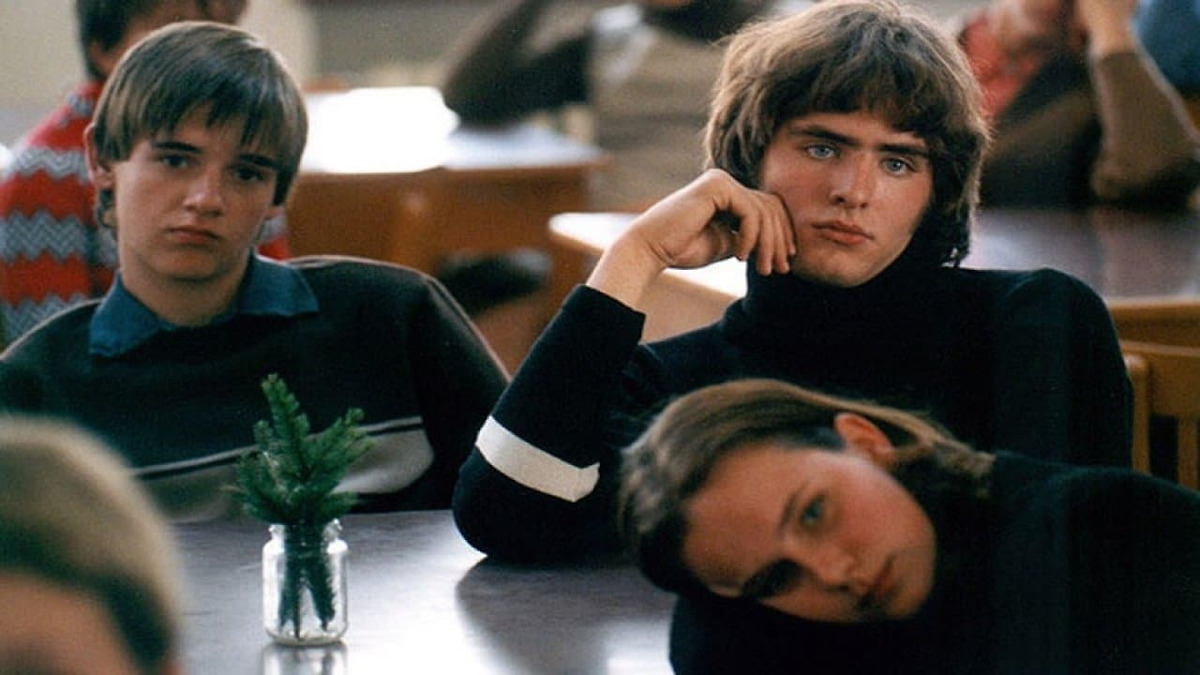 ‎Cosy Dens (1999) directed by Jan Hřebejk • Reviews, film + cast ...