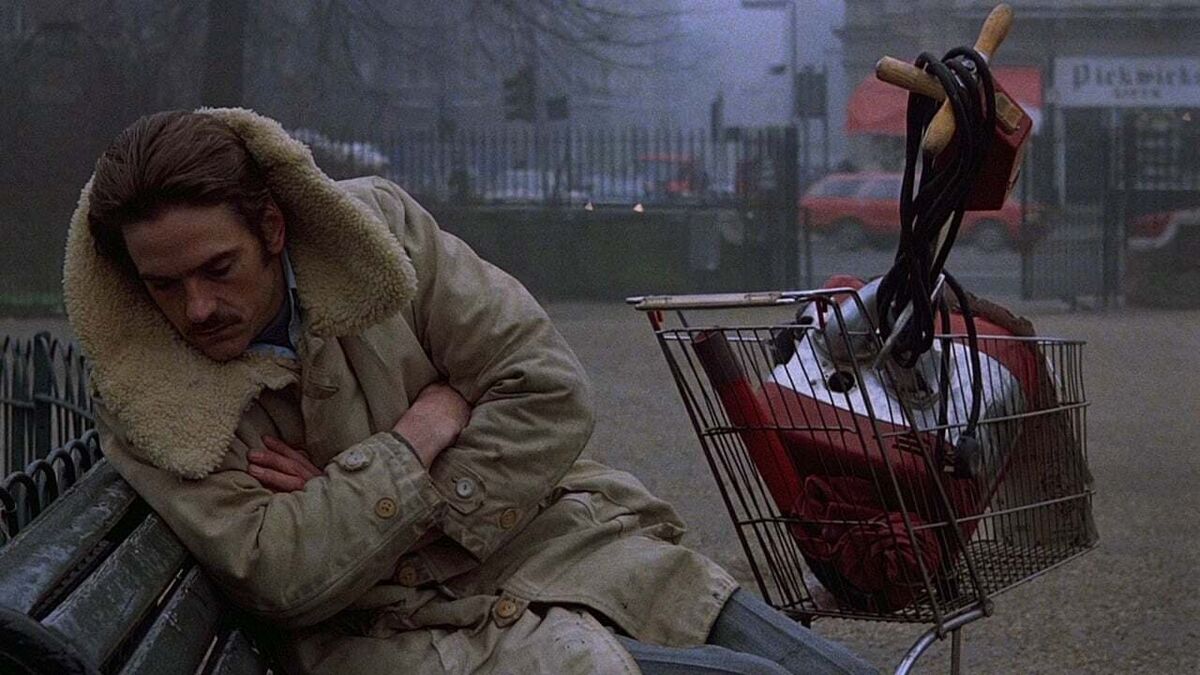 ‎Moonlighting (1982) directed by Jerzy Skolimowski • Reviews, film + cast • Letterboxd