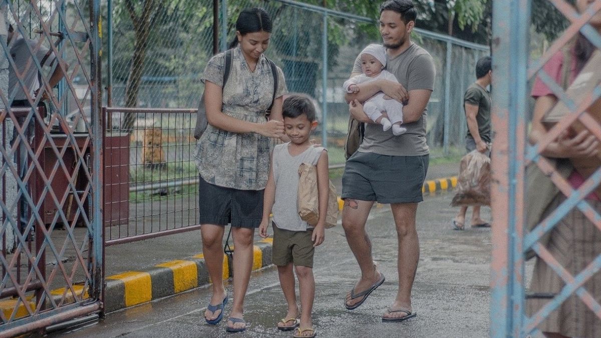 ‎Liway (2018) directed by Kip Oebanda • Reviews, film + cast • Letterboxd