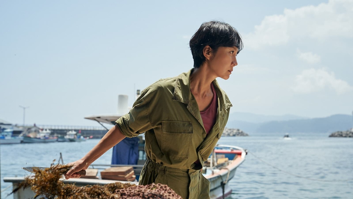 ‎Smugglers (2023) directed by Ryoo Seung-wan • Reviews, film + cast • Letterboxd