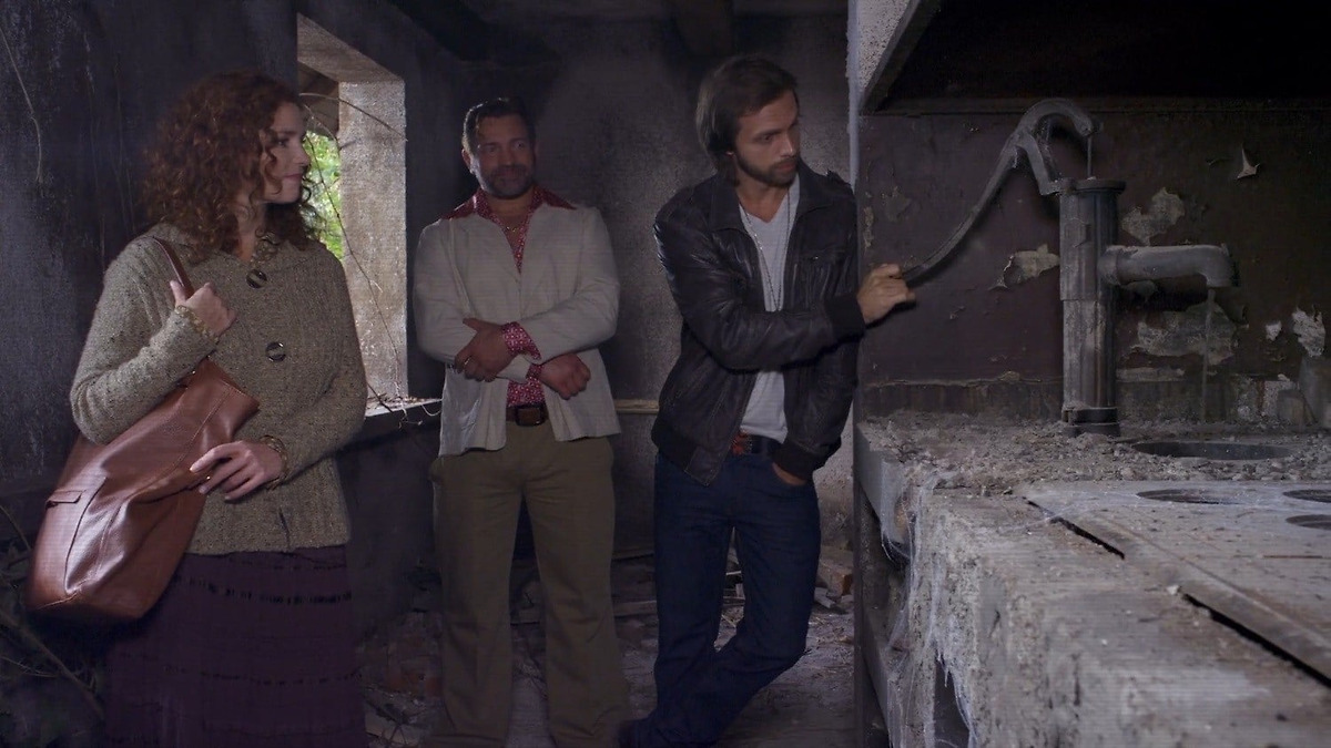 ‎They're Watching (2016) directed by Jay Lender, Micah Wright • Reviews ...