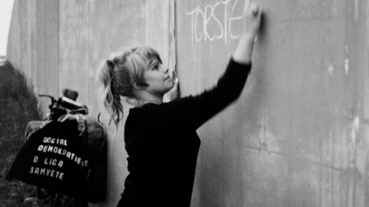 ‎I Am Curious (Blue) (1968) directed by Vilgot Sjöman • Reviews, film ...