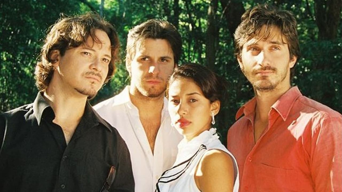 ‎Flor de Abril (2011) directed by Cícero Filho • Reviews, film + cast ...