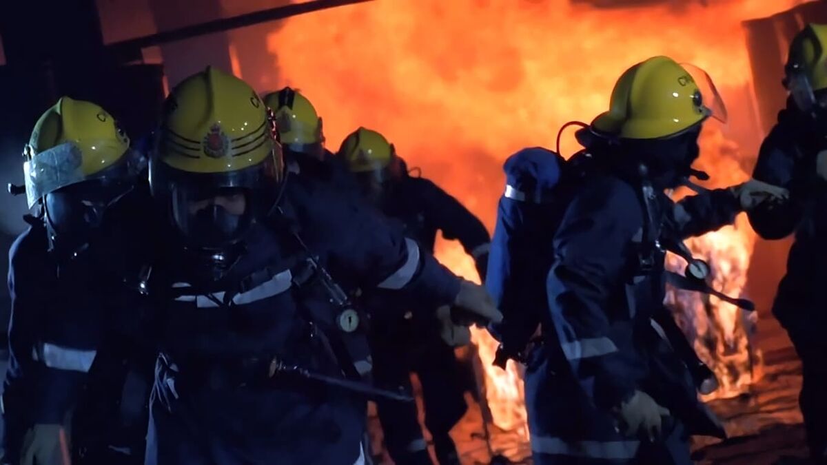 ‎Lifeline (1997) directed by Johnnie To • Reviews, film + cast • Letterboxd