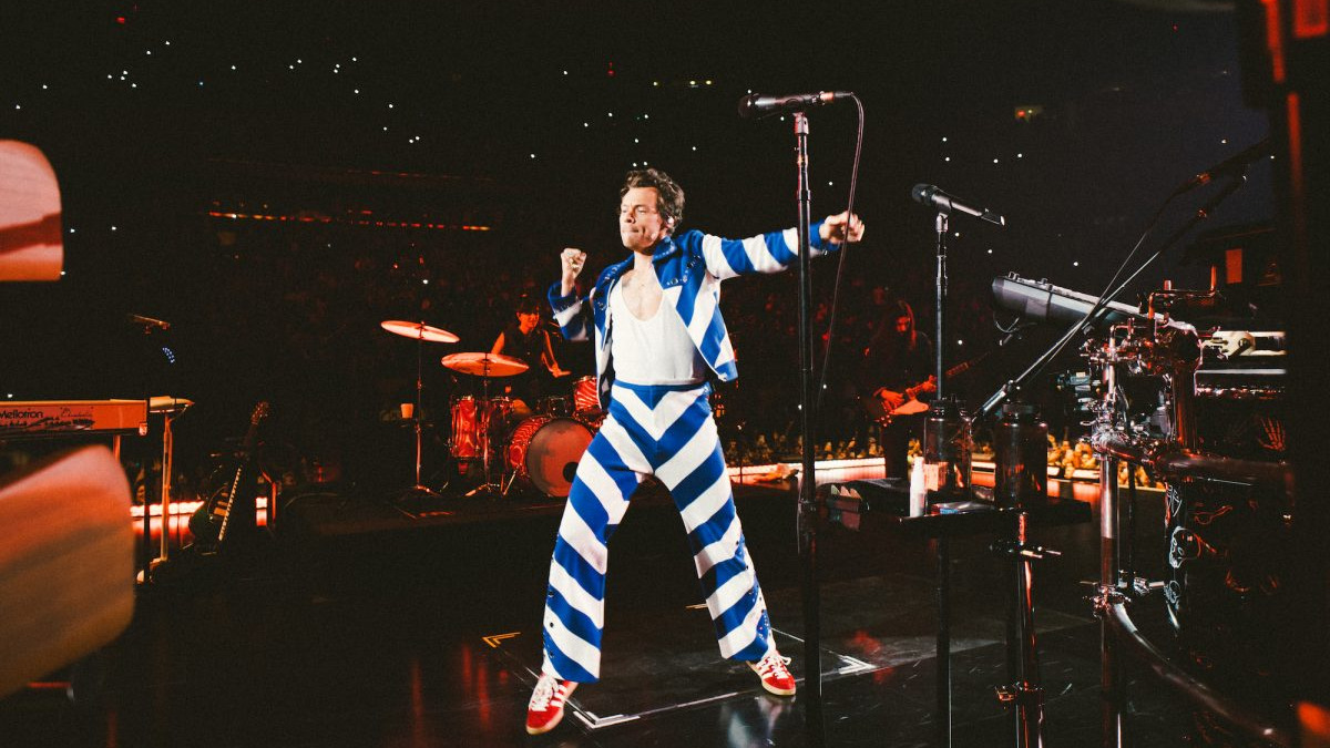 ‎Harry Styles - One Night Only in New York (2022) directed by Paul ...