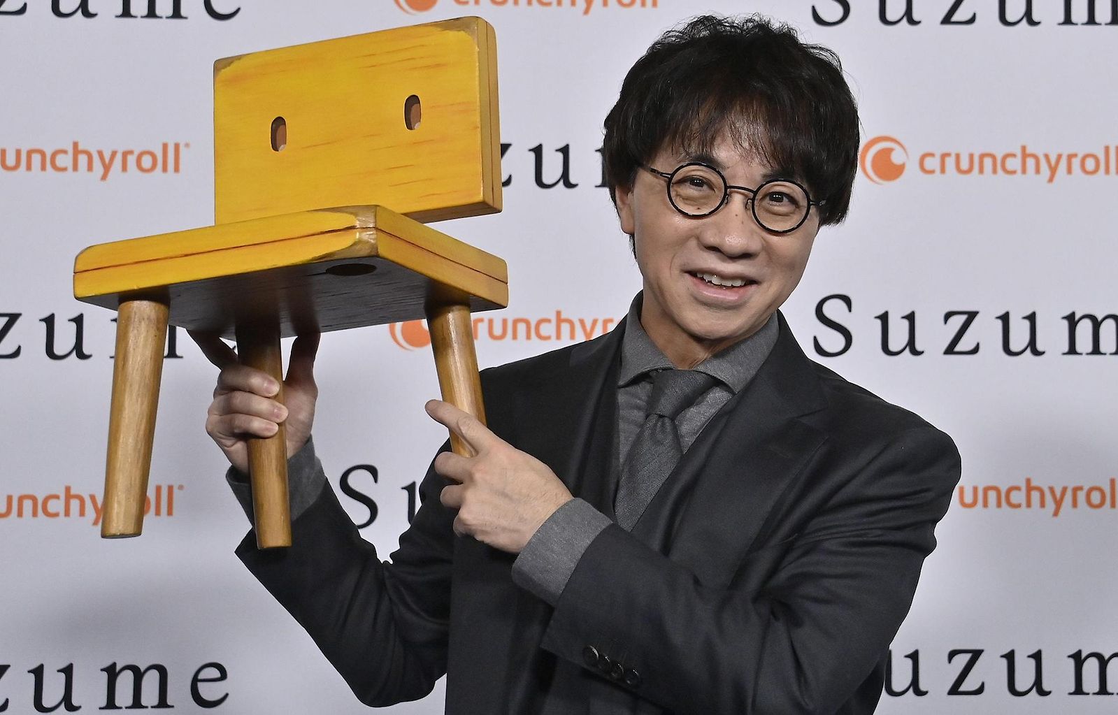 ‎Trembling Hearts: anime maestro Makoto Shinkai on chairs, cats and car ...