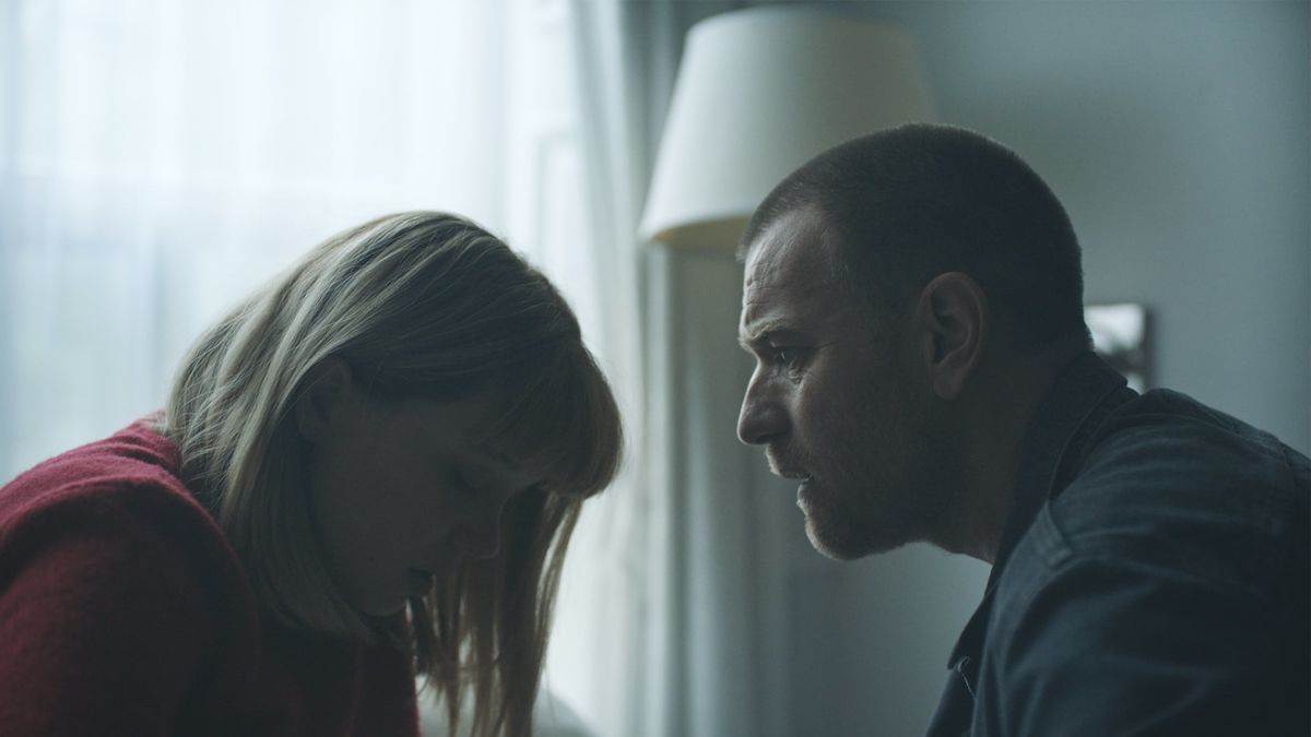 ‎Zoe (2018) directed by Drake Doremus • Reviews, film + cast • Letterboxd